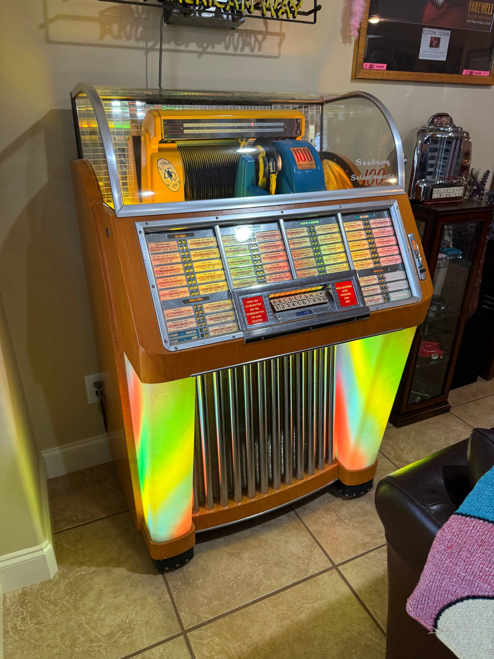 Antique & Vintage Jukeboxes for Sale