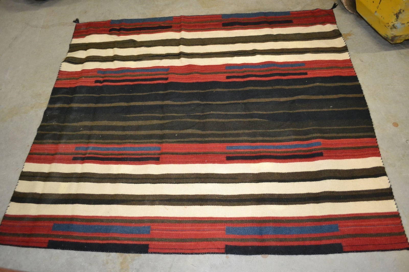 Dhurrie Navajo Flat Woven Striped Reversible Rug Auction
