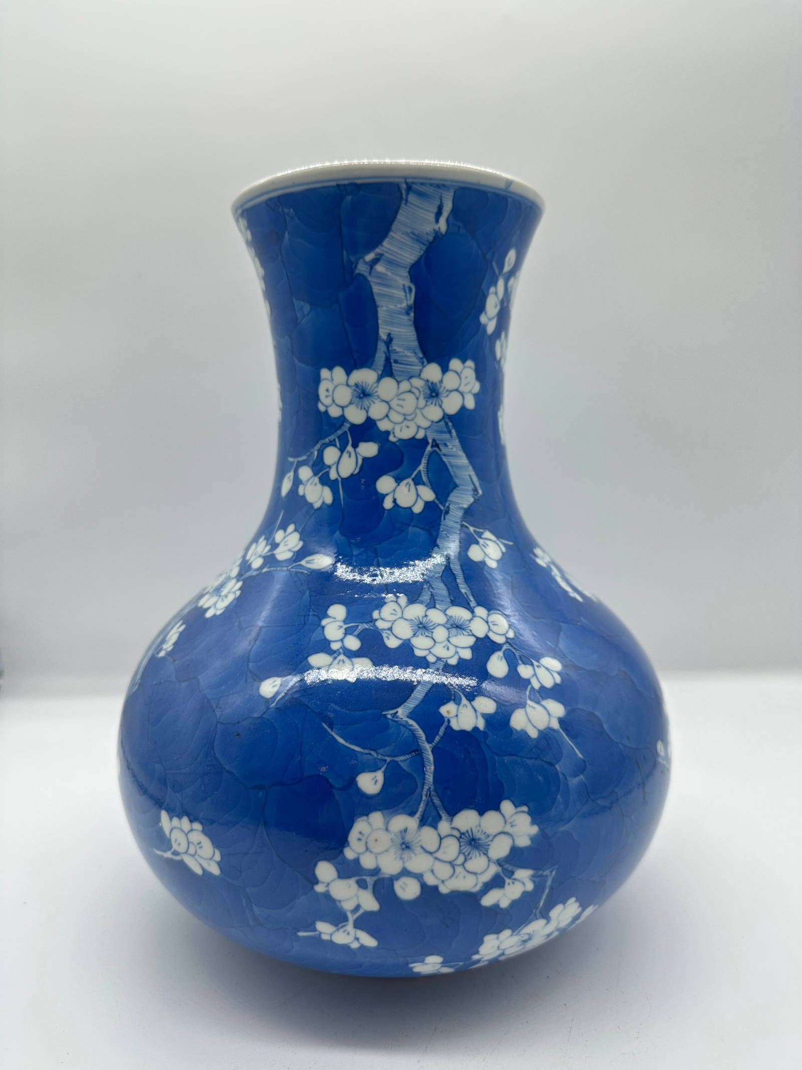 17th Century Blue And White Ice-plum Design Porcelain Vase Auction