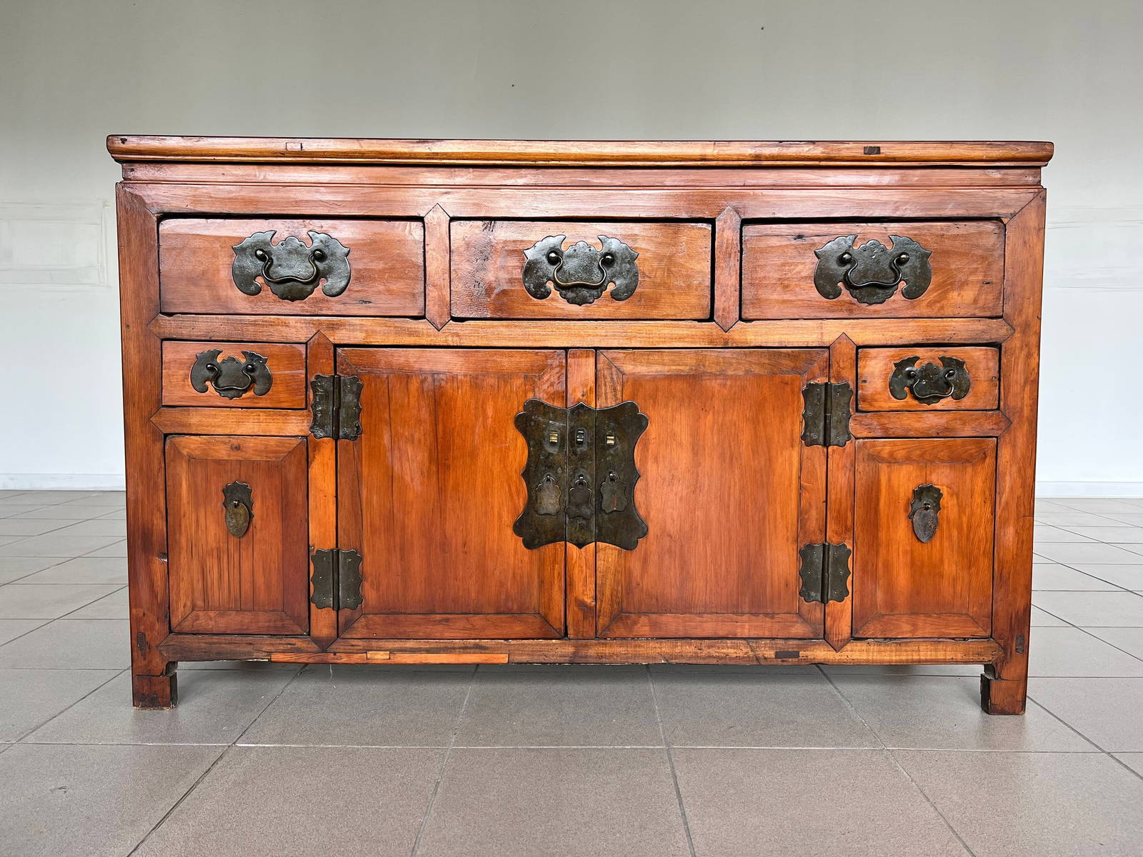 Antique Chinese Multi-drawer Sideboard Buffet Auction