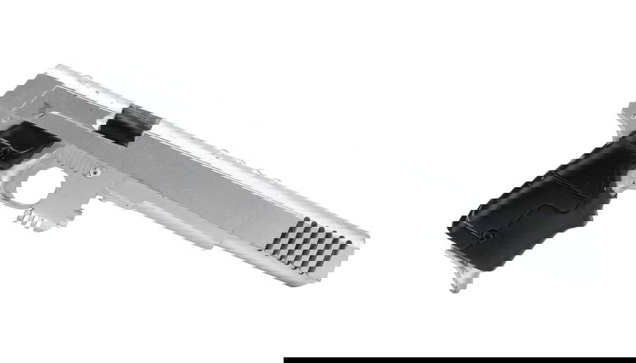 The Adventures Of Pluto Nash (2002) Bruno's (randy Quaid) Gun