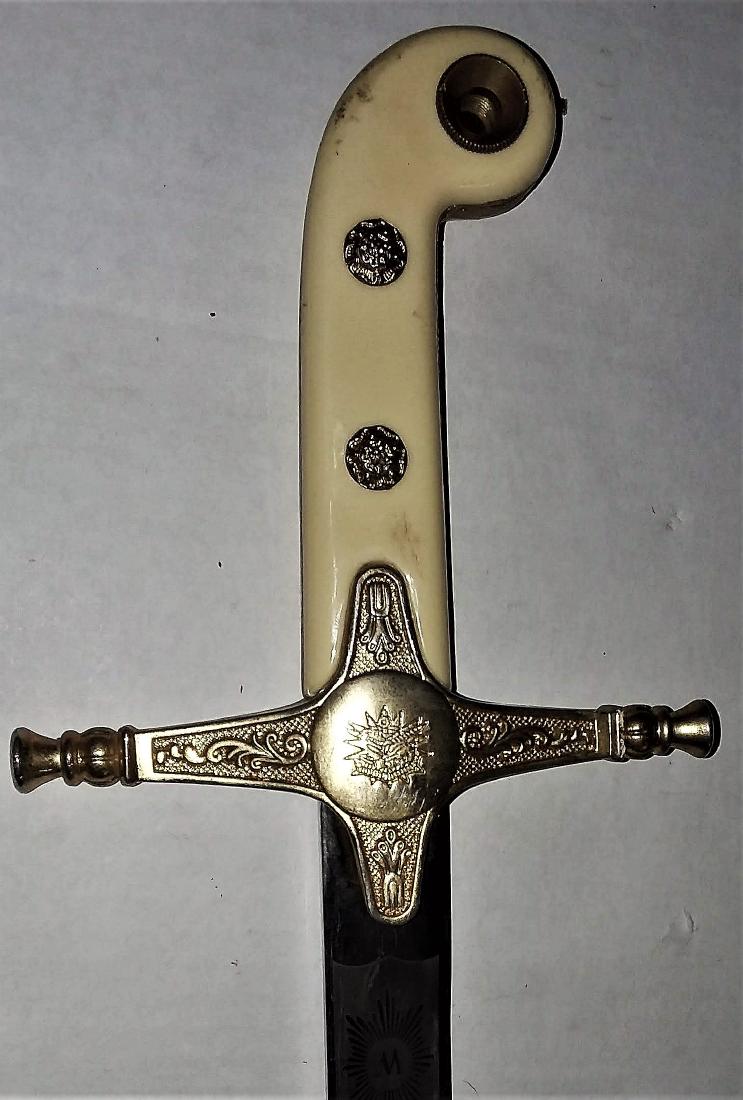 A BRITISH ROYAL SWORD, QUEEN'S LIFE GUARD