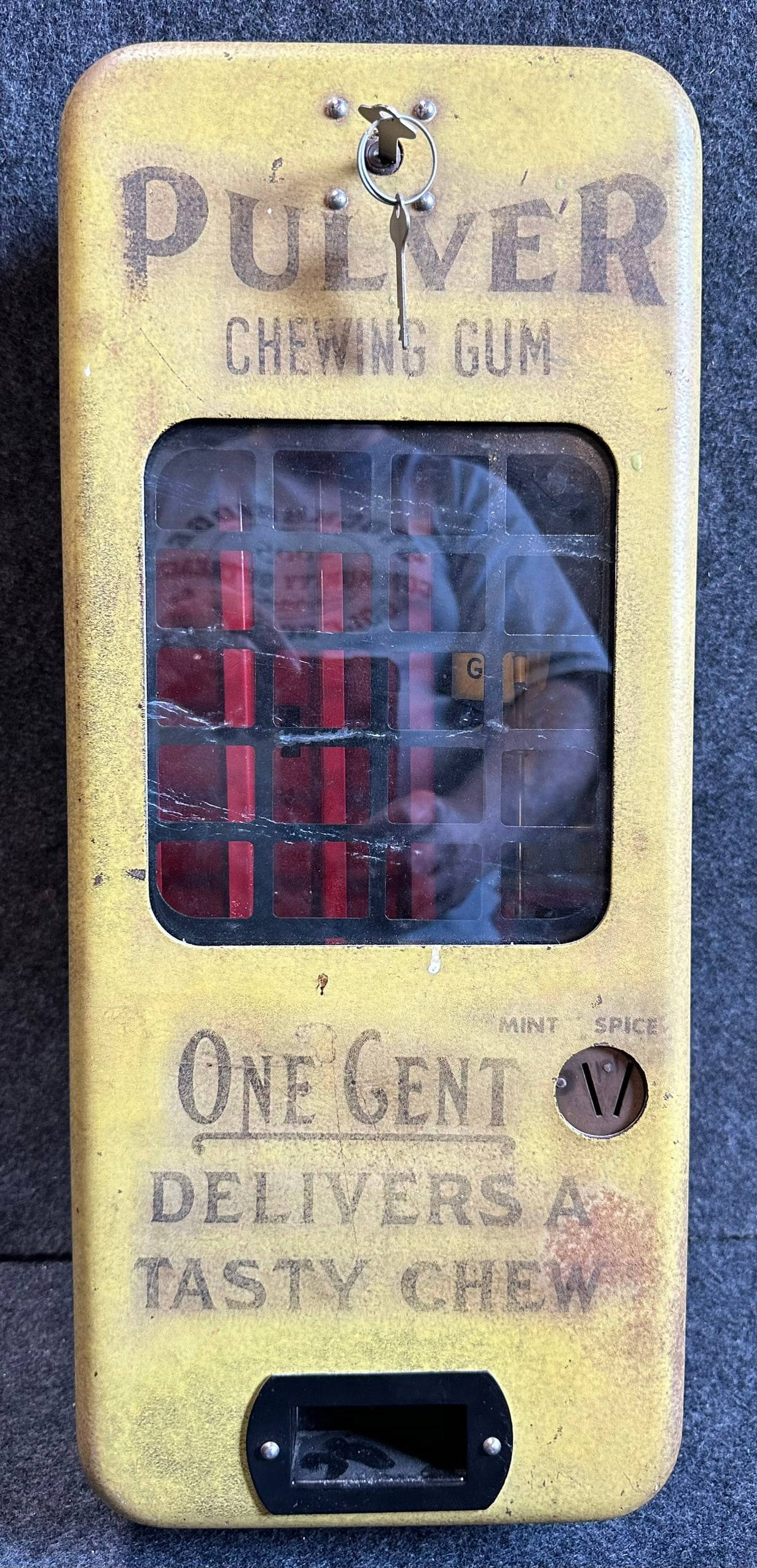 Antique Pulver Chewing Gum 1 Cent Machine W/ Original Key & Yellow ...