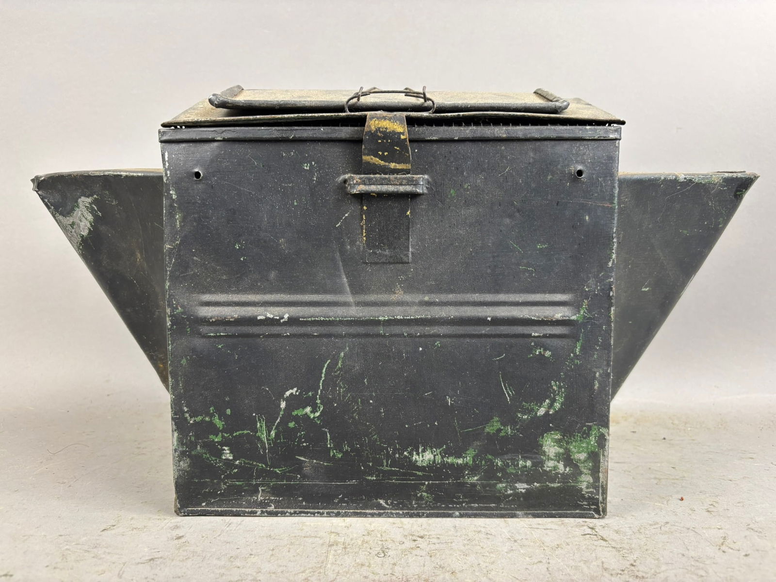 Antique Submarine Shaped Galvanized Minnow Bucket Auction