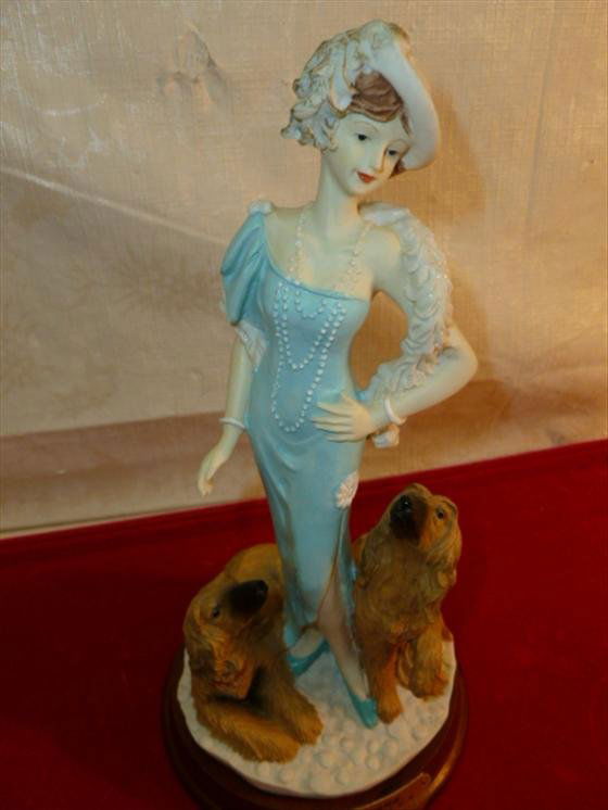 La Verona Collection figurine of 40's ladies with her 2