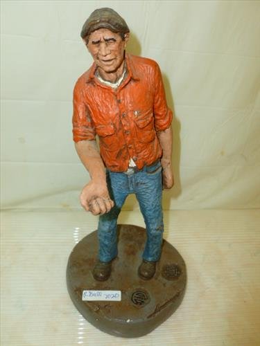 Michael Garman sculpture- News man- #330- 1977-street