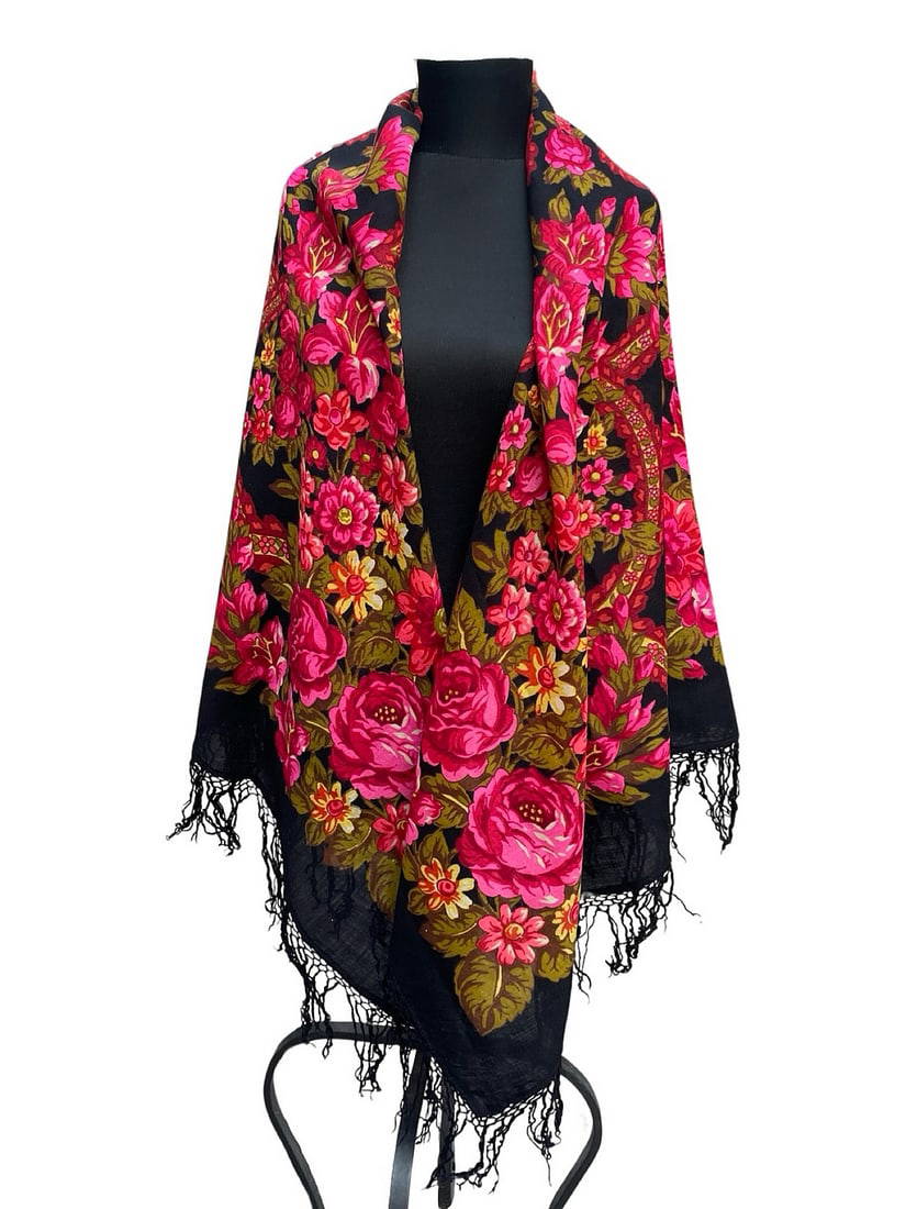 Vintage 1970's Russian Pavlovo-posad Large Size 100% Wool Shawl Auction