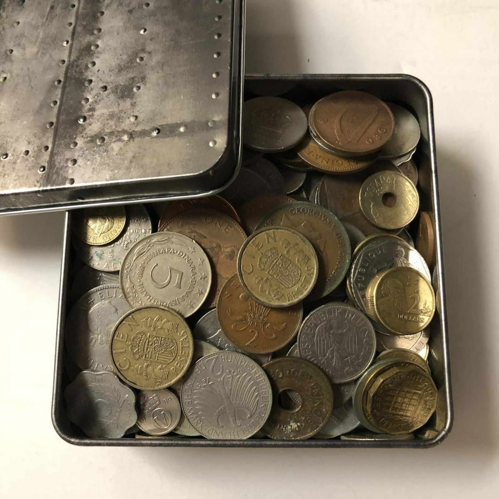 Square Tin with 2 Pounds World Foreign Coins - Aug 24, 2019 | Gulfcoast ...