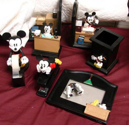 Mickey Mouse Desk Set 8 Pieces