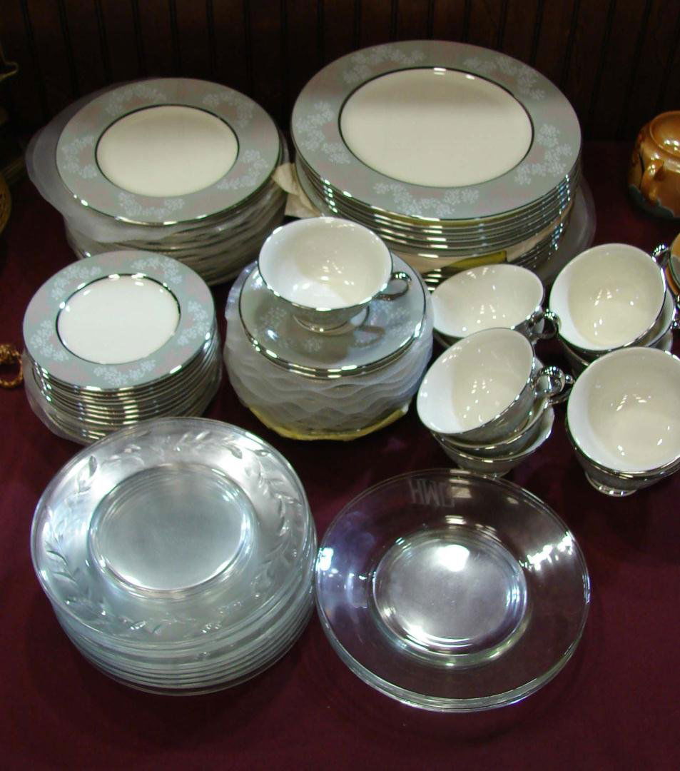 283: Castleton China - Lace Pattern - Svc. for 12