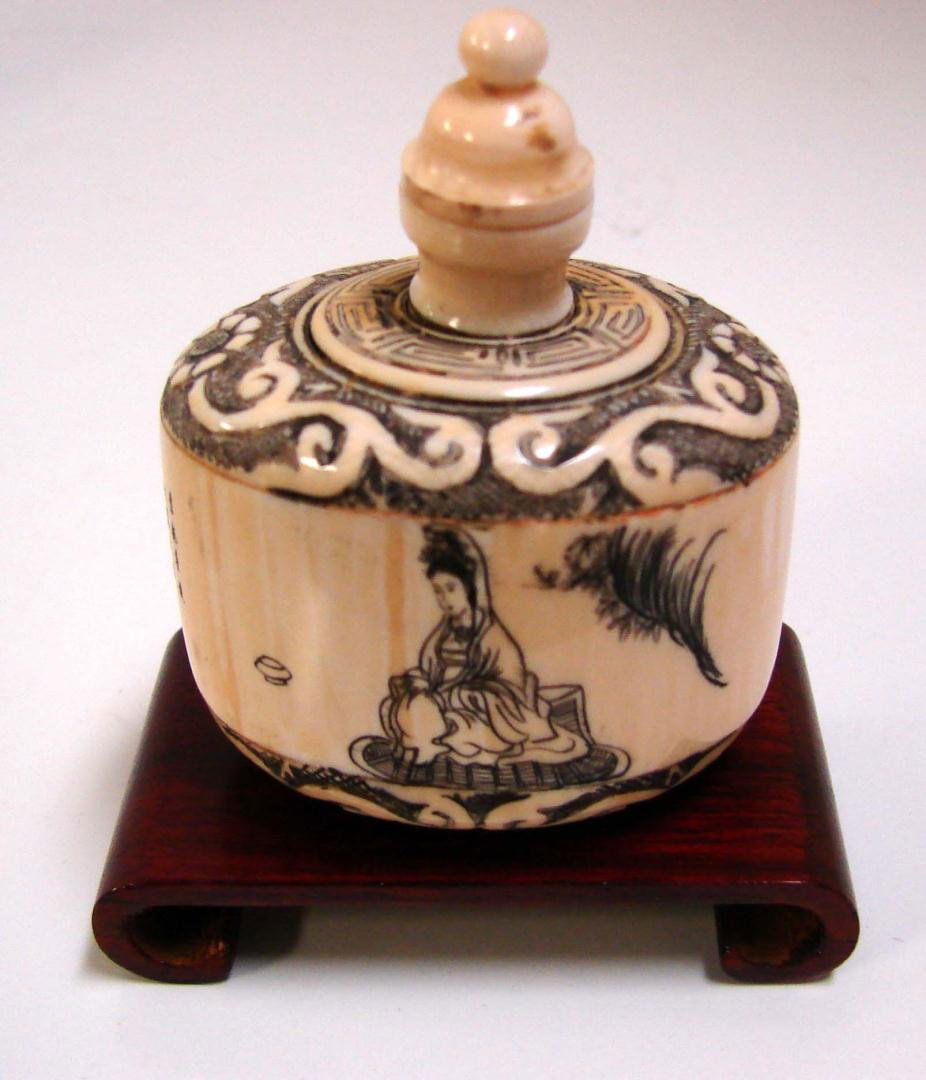 Chinese Ivory Opium Pot Snuff Pot With Spoon