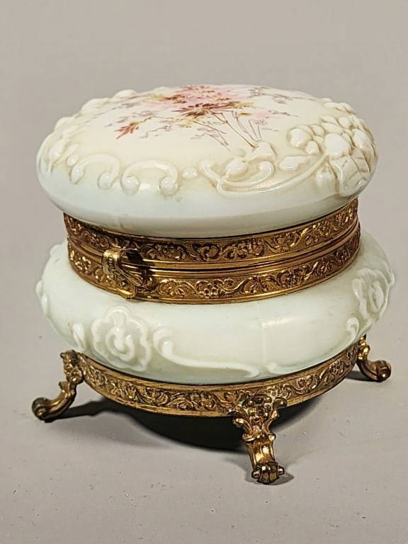 Wave Crest Trinket Box With Silk Lining Auction