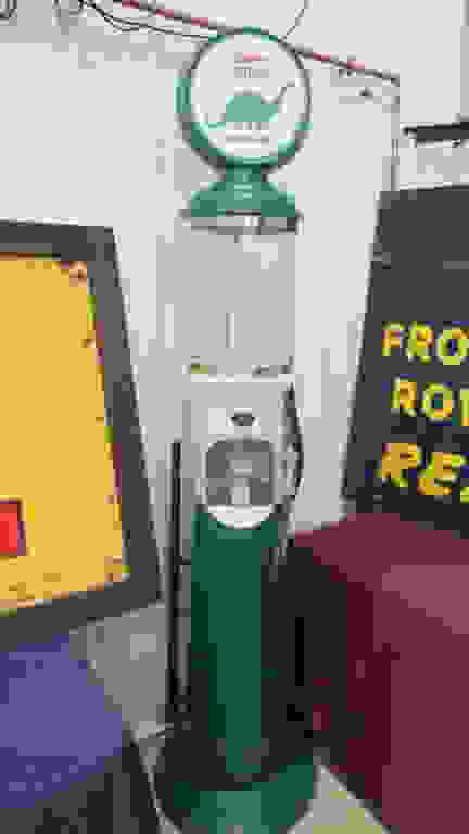 Visible Sinclair Gumball Machine Auction