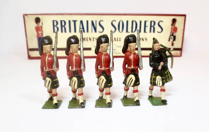 Britains #77 The Gordon Highlanders With Piper