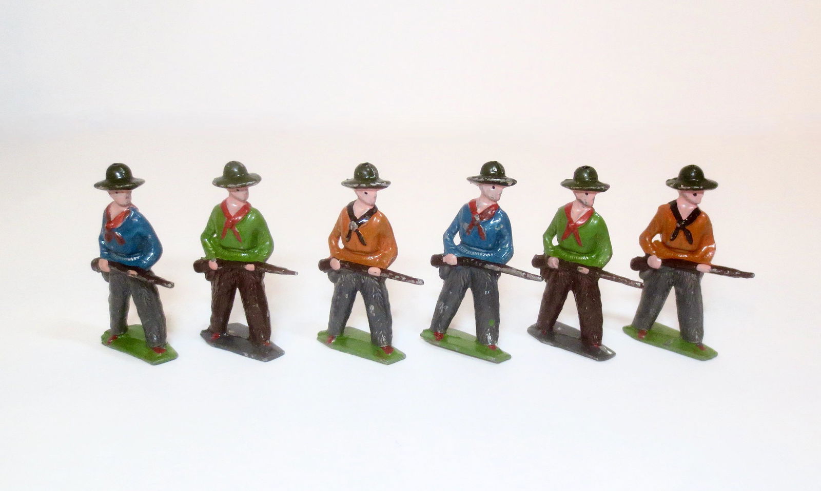 Sonsco Japan Cowboys With Rifles