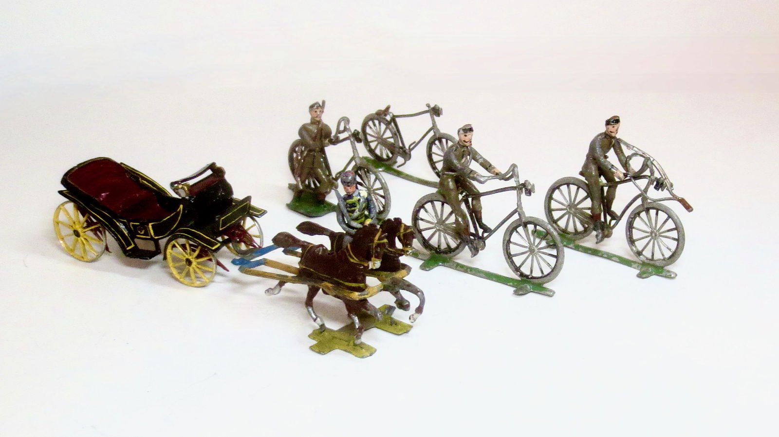 Heyde Bicycle Messengers & Horse Drawn Carriage (#2330) on Feb 04, 2023 ...