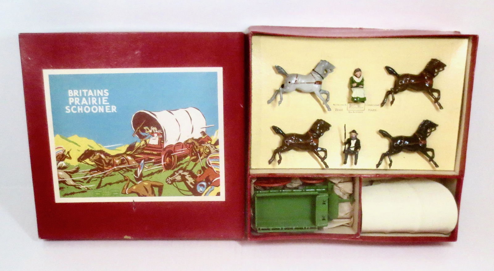 Britains #2034 Prairie Schooner Set