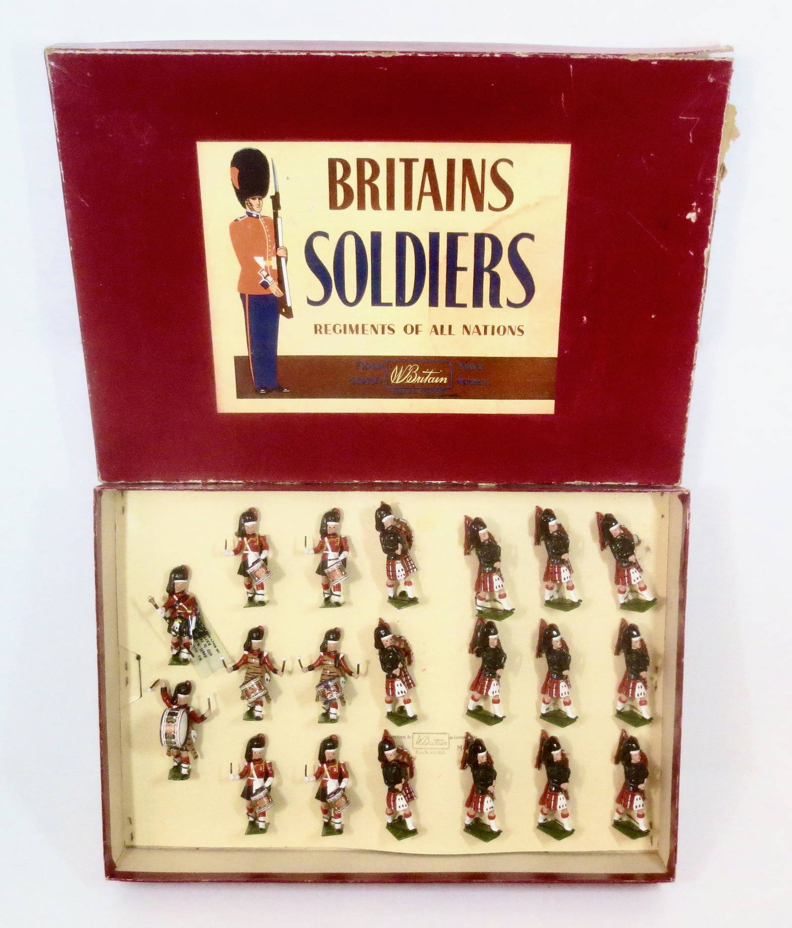 Britains #9435 Black Watch Highland Pipers Band Auction