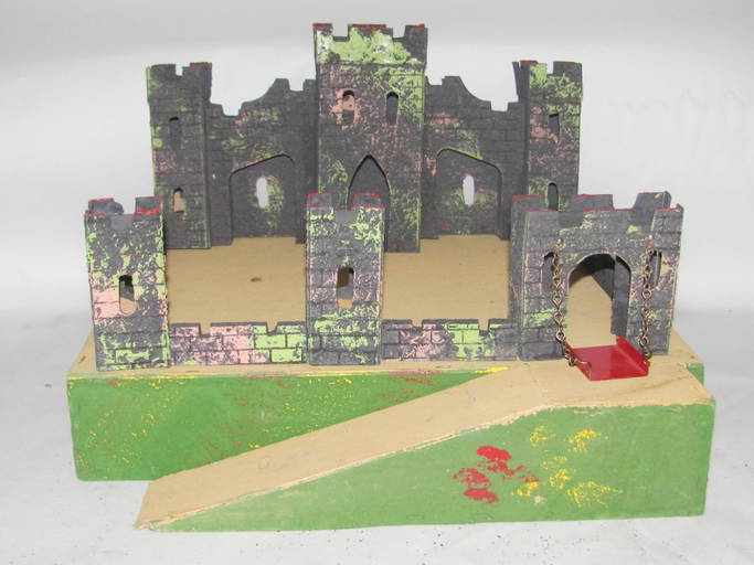 Triang Castle Paperboard & Wood