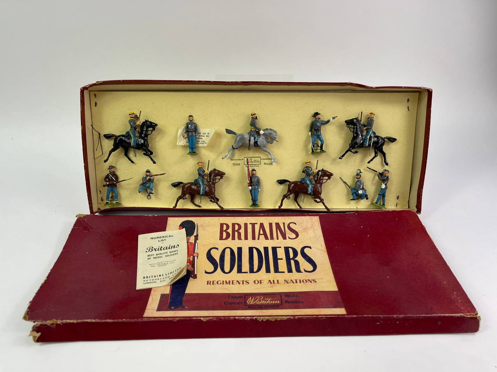 Britains Confederate Cavalry And Infantry #2068 Auction