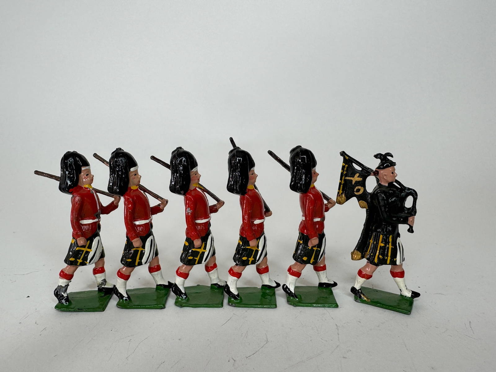 Britains No 77 Gordon Highlanders Marching Auction