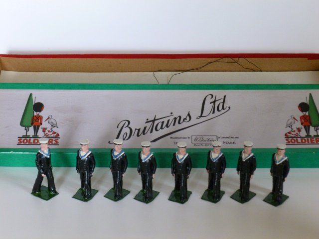Britains Set #1510 British Sailors (red Box)