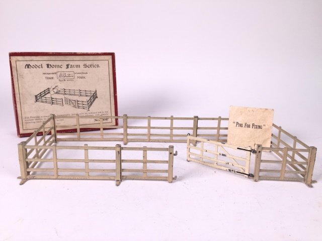Britains Set #30f Model Home Farm Fencing