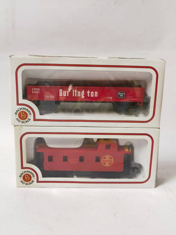(2) Bachmann Ho Scale Electric Train Carts Auction