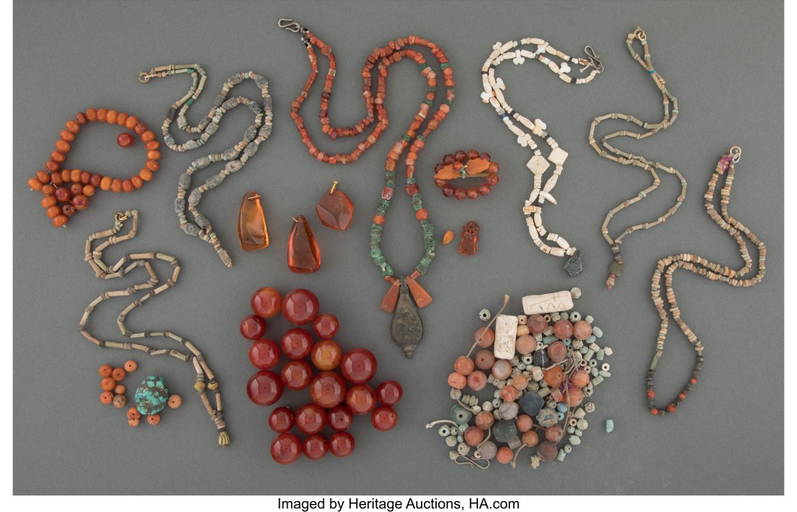 70646: A Mixed Lot Of Ethnographic Beads Various Cultu