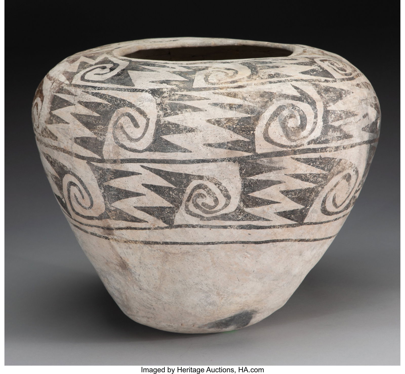 70113: A Chaco Black-on-white Seed Jar C. 1100 - 1200 Auction