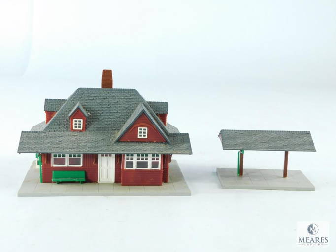 Atlas Ho Scale Train Village Passenger Station Kit
