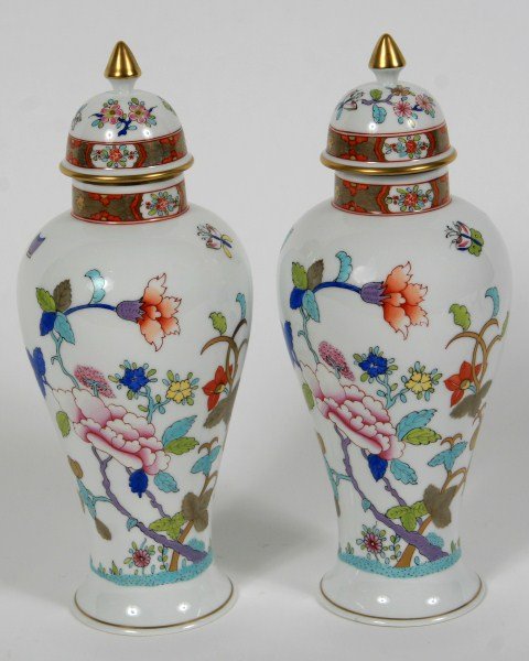 Pair Herend Porcelain "Chinois" Pattern Urns