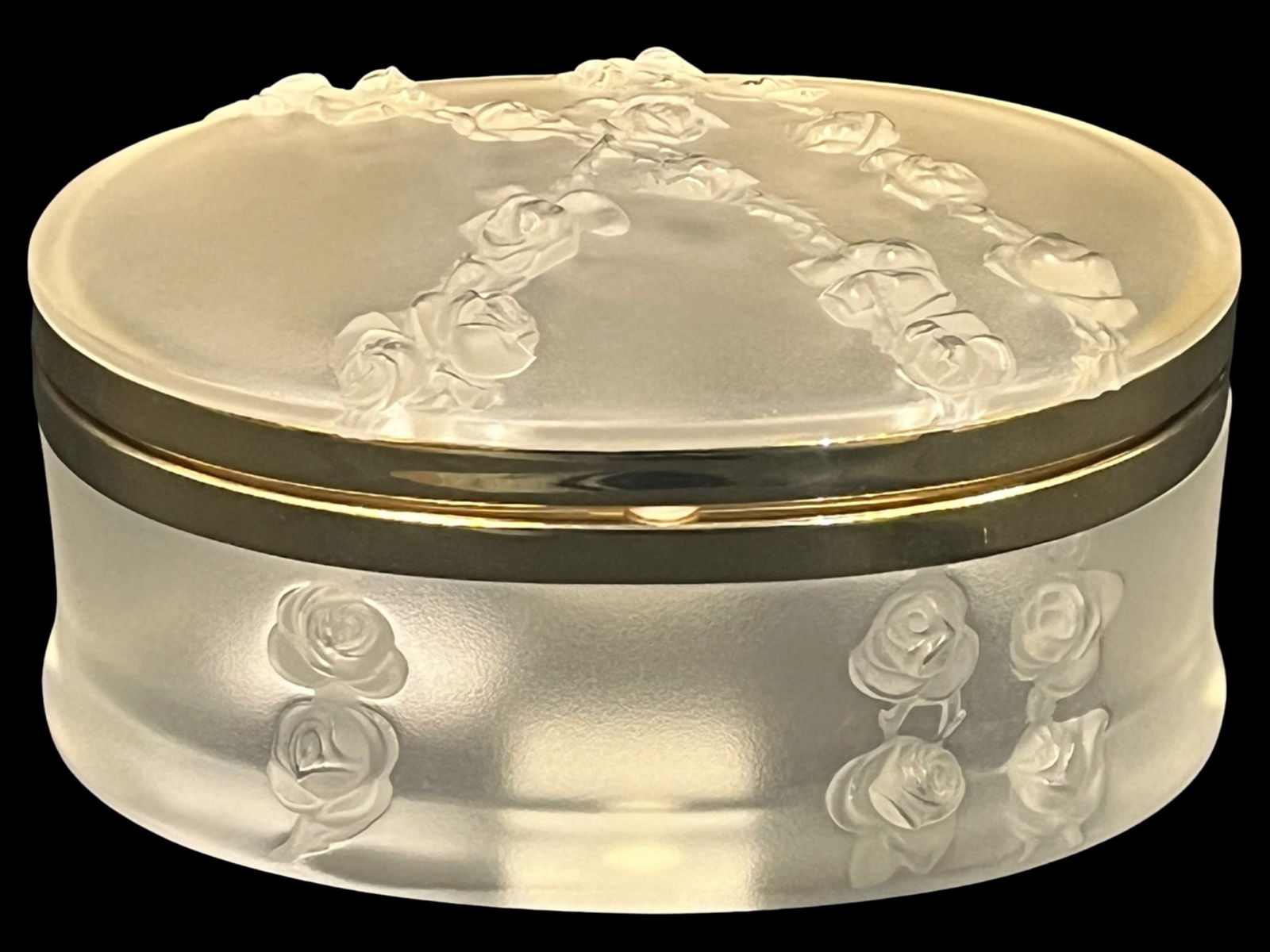 Lalique “coppelia?? Oval Dresser Box, #10578 Auction