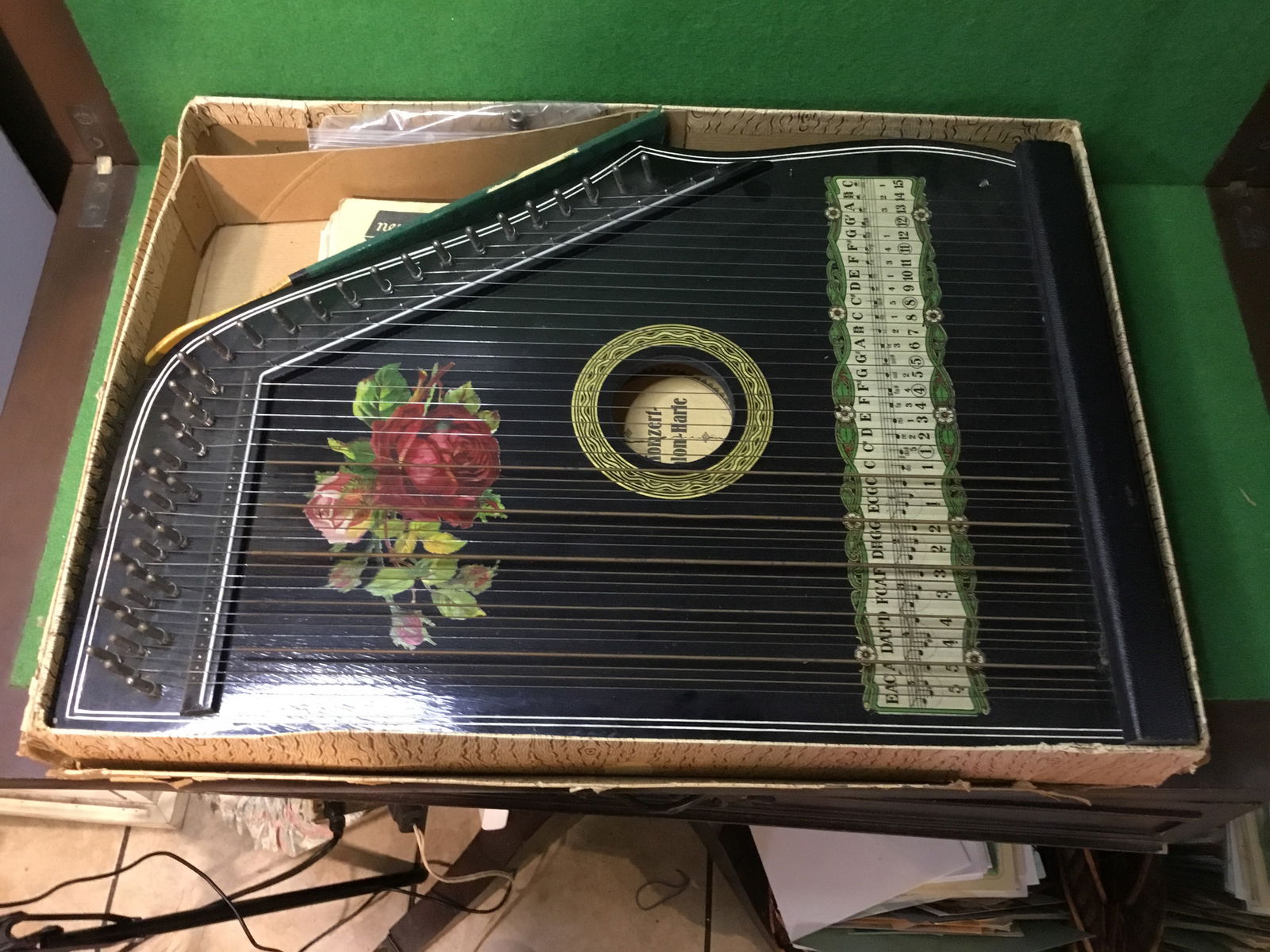 Antique Jubeltone Konzert Salon Harfe Zither In Box W/ Sheet Music Auction
