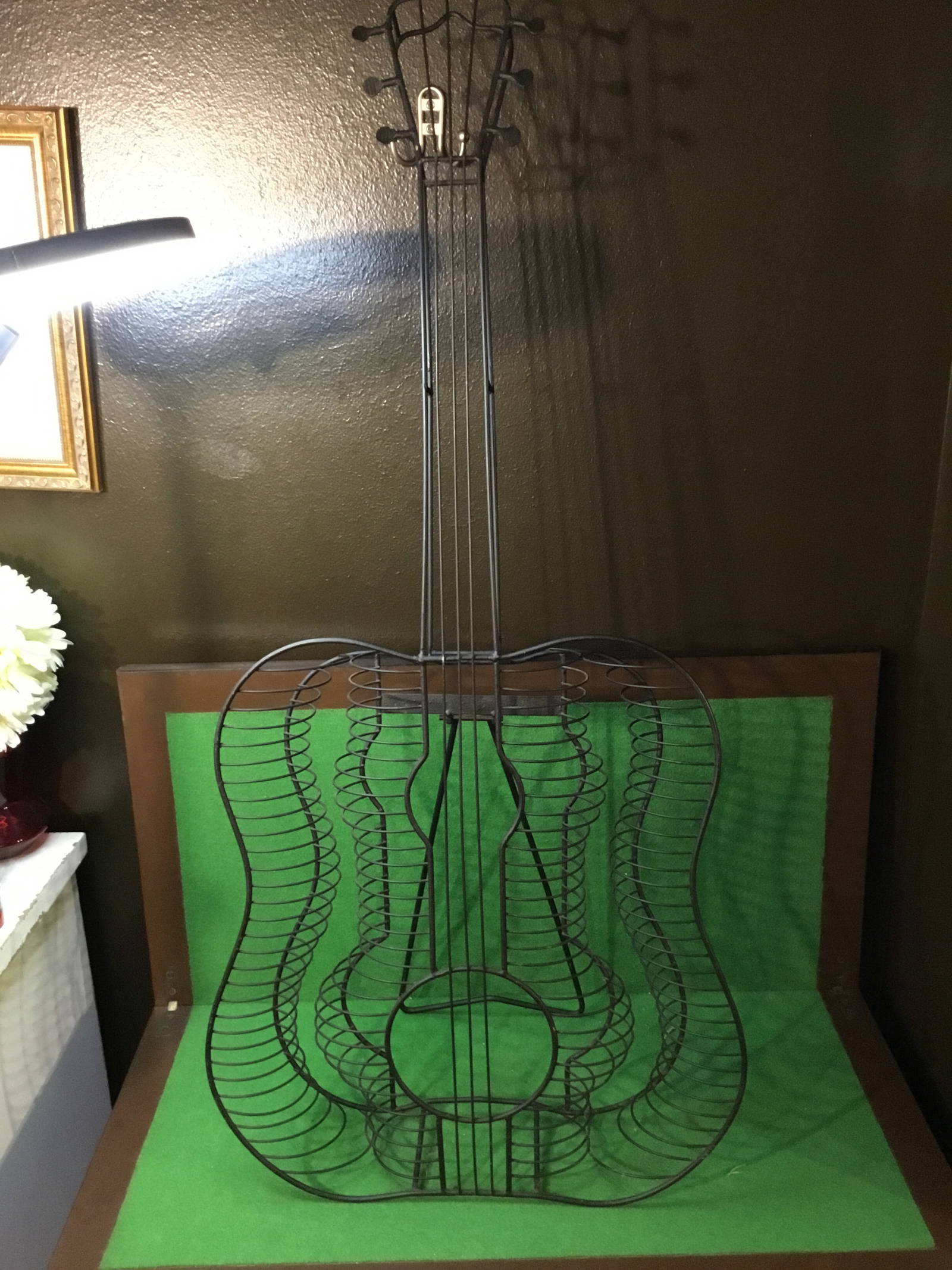 Retro Funky Metal Wire Guitar Shaped Cd Holder Auction