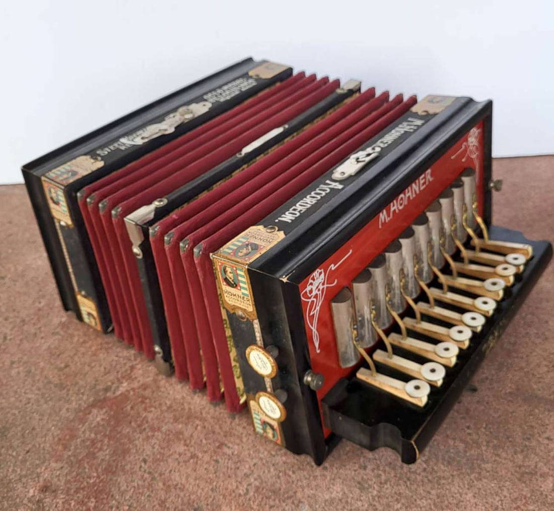 Antique M. Hohner Accordeon Auction