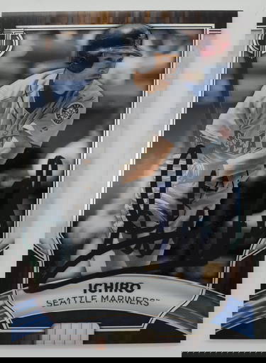 Ichiro Signed 2022 Topps Card