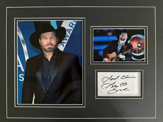 Garth Brooks Photo & Signature Matted Display