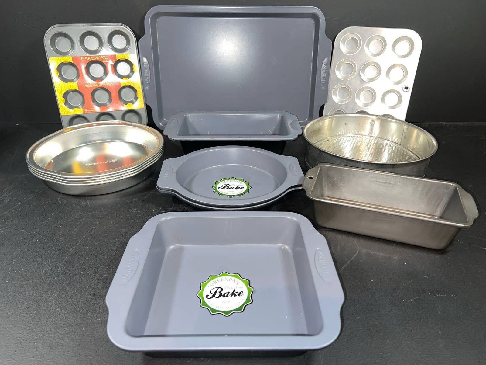 Assorted Baking Pans Auction