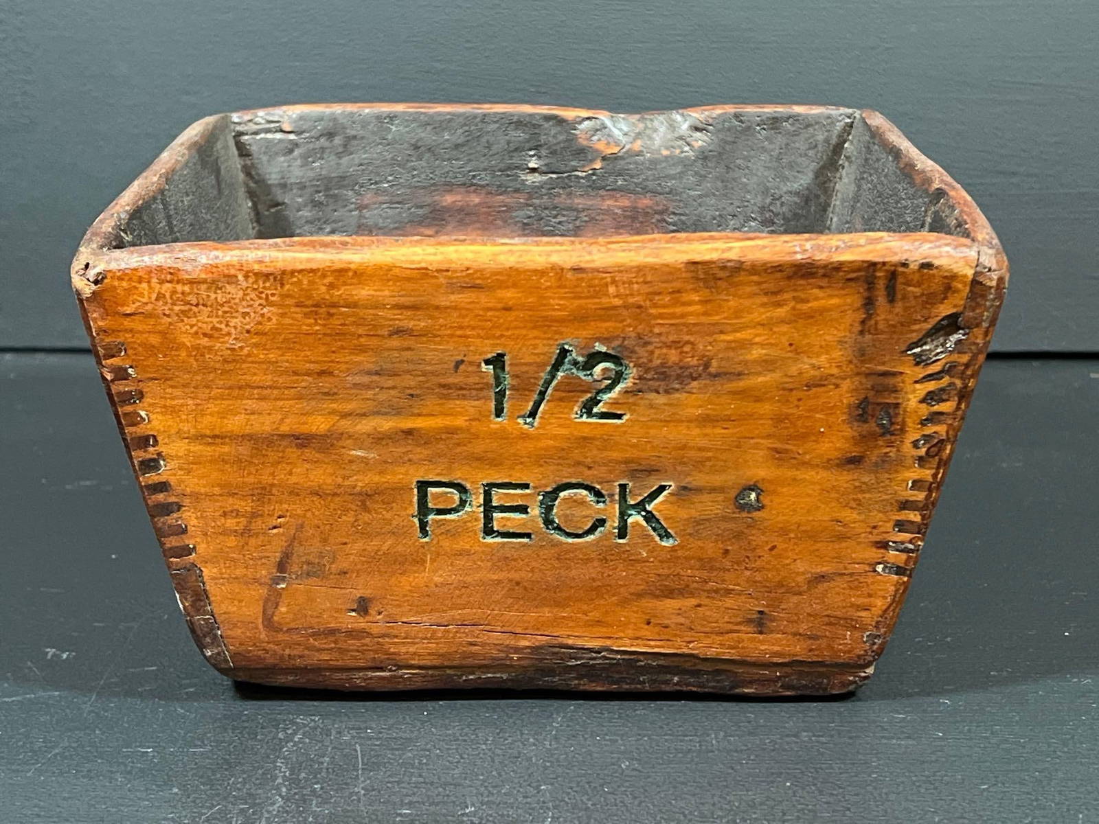 Antique Wooden 1/2 Peck Dry Measure Auction
