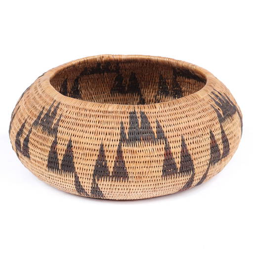 Native American Indian Storage Basket With Triangle