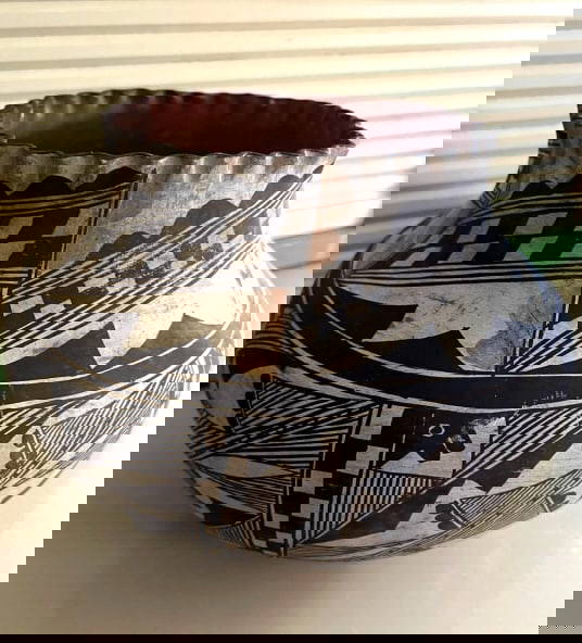 Antique Pueblo Acoma Pottery Vase Auction