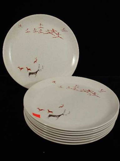 V Free Form Salem Primitive Dinnerware