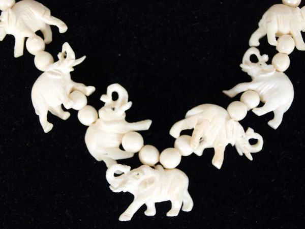 187: ANTIQUE IVORY/BONE ELEPHANT NECKLACE