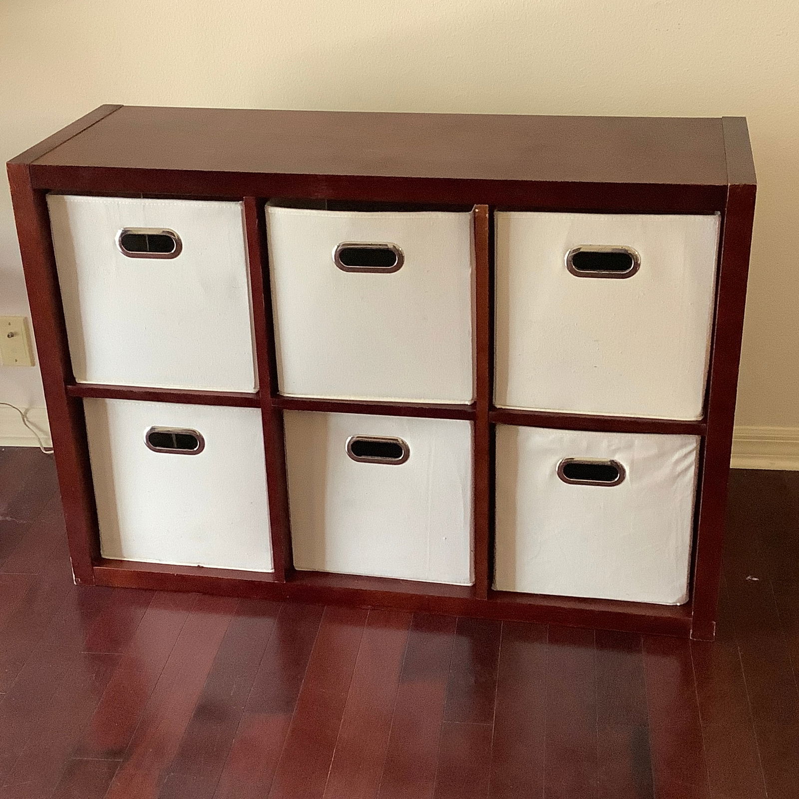 6 Cubby Storage Unit With Fabric Cubes Auction