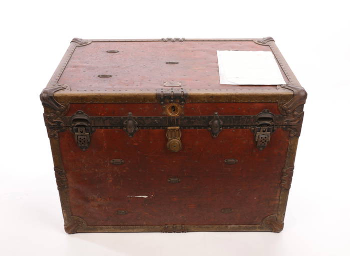 W.w. Winship Leather Travel Trunk Late 1800s 36 X 26