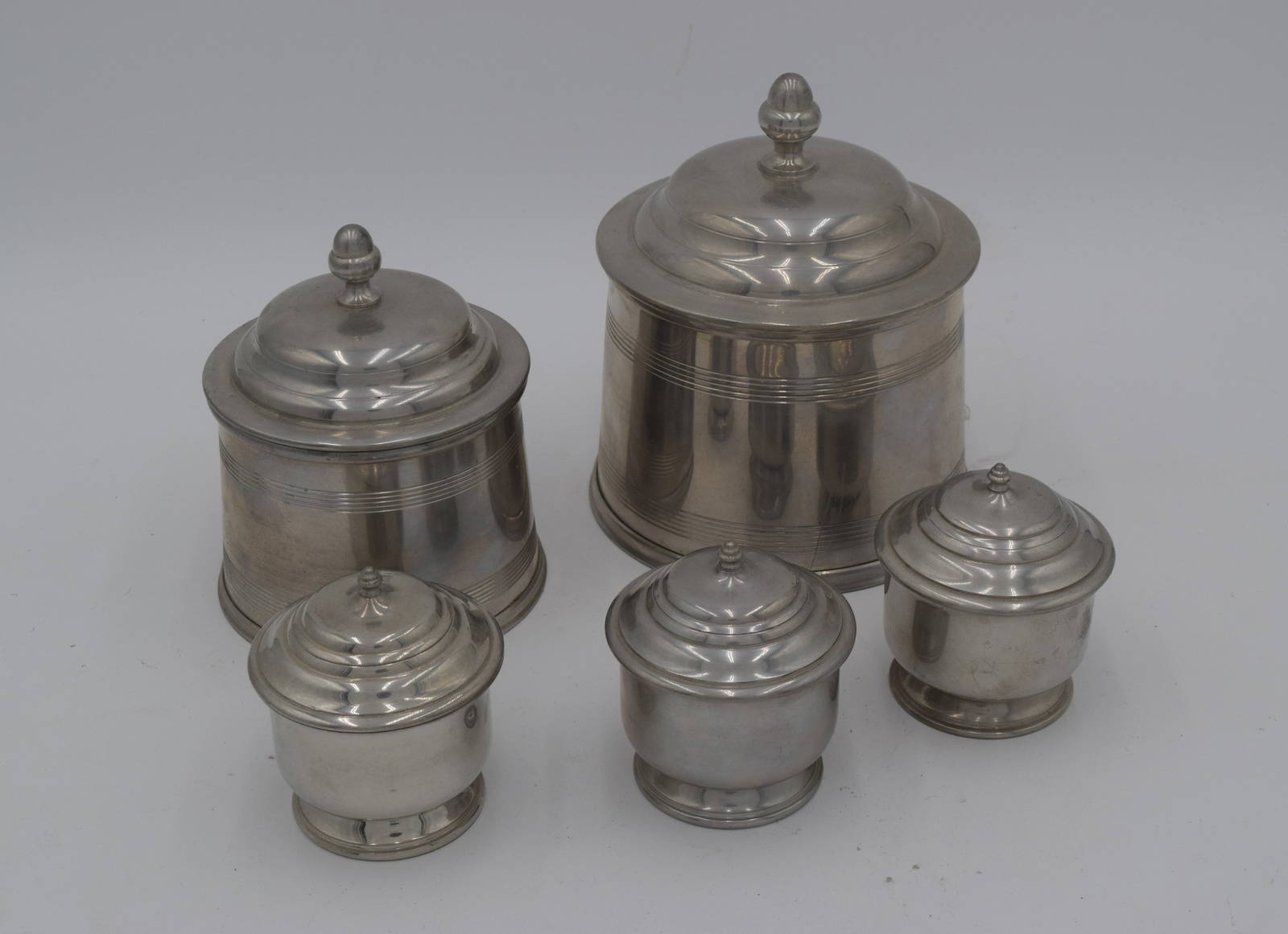 Set Of 5 Stieff Colonial Williamsburg Pewter Containers Auction