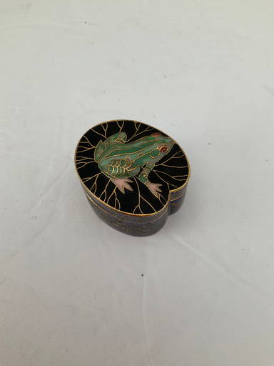 Vintage Frog Cloisonne Pill Box In Lily Pad Shape