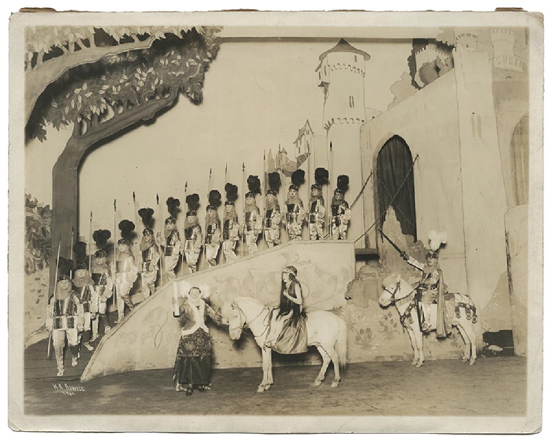 Singer's Midgets Cast Photo.