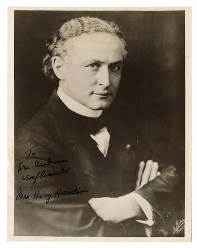 HOUDINI, Harry (Ehrich Weisz). Portrait of Houdini, Inscrib... (#0034 ...